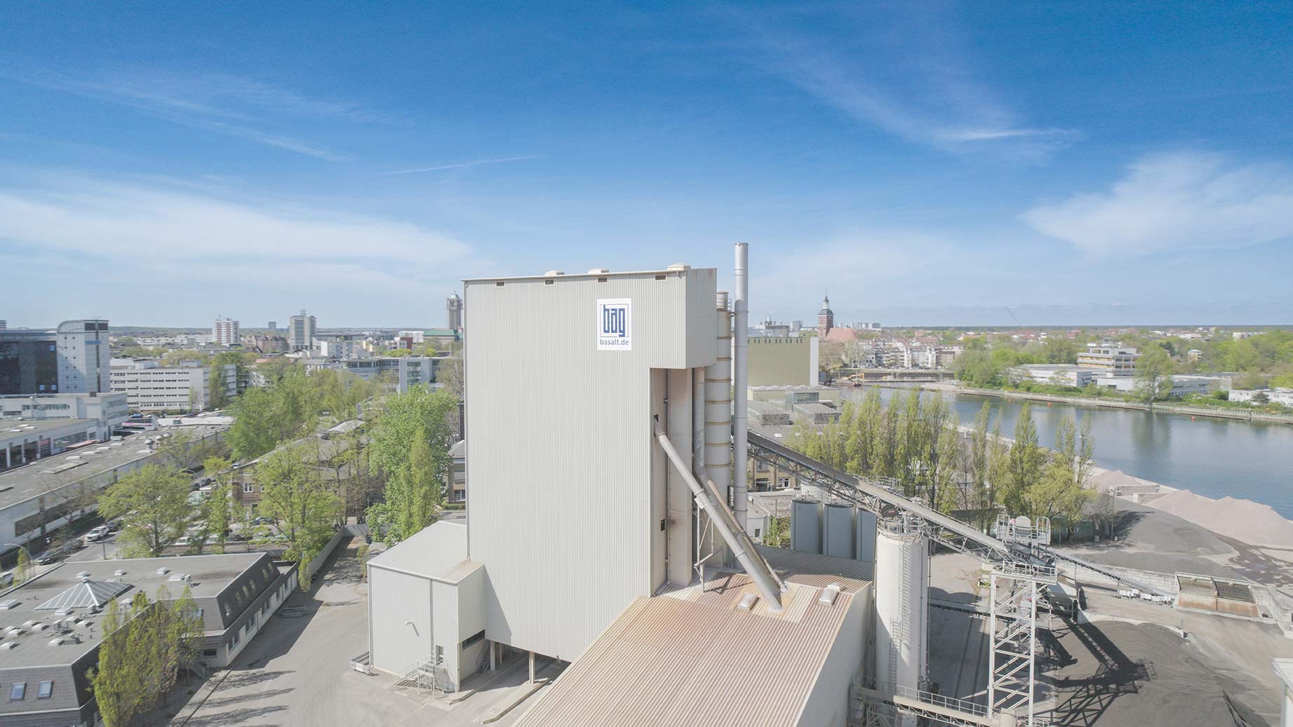 Digital transformation of logistics at Basalt AG